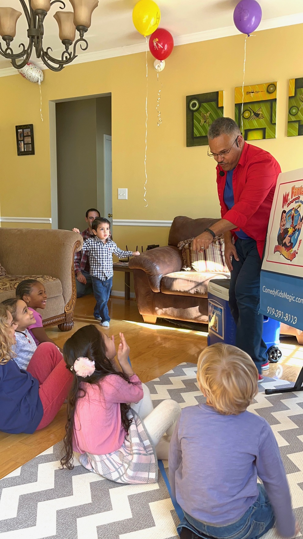 Tips on Hiring a Children's Birthday Party Entertainer - Comedy Kids Magic